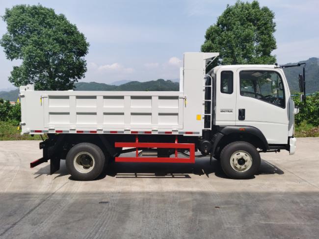 New China Sinotruk HOWO 5tons 4X2 Mini Light Dump Truck