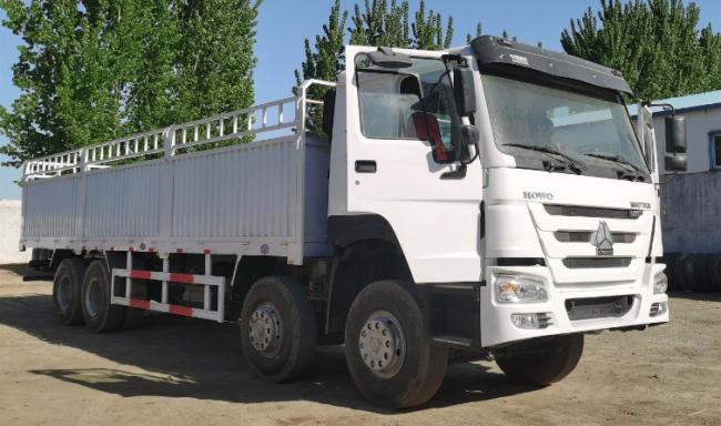 Brand New Sinotruck 6X4 371HP 30 Tons HOWO 10 Wheeler Cargo Truck Price