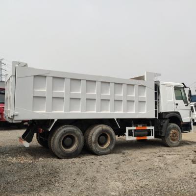 China Op maat gemaakte aanvraag Sinotruck HOWO 6X4 Gebruikte dumptruck in Botswana met aanpassing Te koop