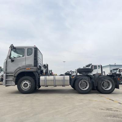 Cina Capacità di carico 40-60 tonnellate Sinotruk HOWO 3 assi testa del camion trainante con prestazioni in vendita