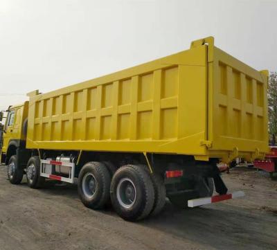 Cina Sinotruk 8X4 usato camion pesante con ascensore anteriore richiesta personalizzata accettata in vendita