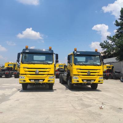 Cina Richiesta personalizzata 12 ruote 6x4 HOWO testa del camion trainante con Zf sterzo e personalizzazione in vendita