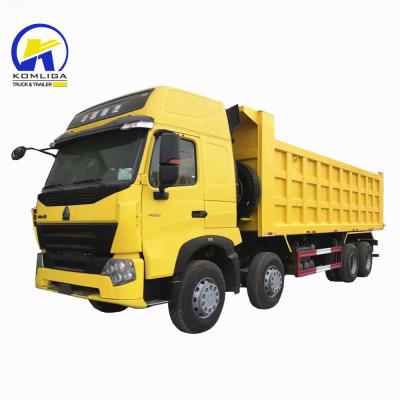 中国 Sinotruk 8X4 HOWO-T7h 420HP 300Lの燃料タンカー付きのターパー/ダンプトラック 販売のため