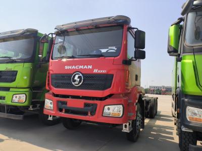 中国 ZFステアリングシャックマン 6X4 10ホイール 30t トラクタートラック 400L アルミオイルタンカー 販売のため