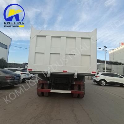中国 8500*2500*3400mm Sinotruk HOWO ダンプトラック ラジアルタイヤ設計とオリジナルエンジン 販売のため