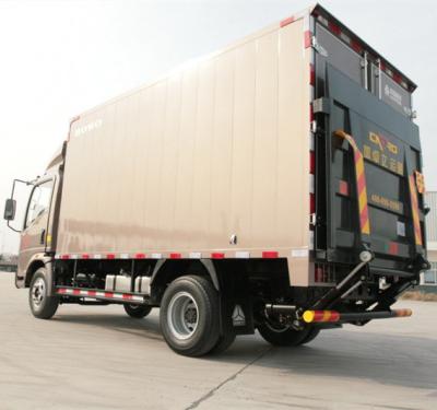 Cina 2.4 tonnellate asse anteriore Sinotruk HOWO 6 ruote 4x2 4x4 camion spazzatura/cargo di grande capacità in vendita