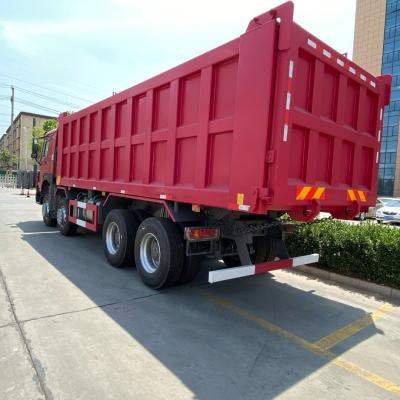 China 351-450hp HOWO 8X4 Heavy Duty Dumper com 12 rodas e tanque de combustível de 300L à venda