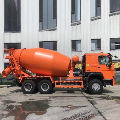 Cina Sinotruk HOWO 6X4 10wheel 340HP 371HP Used Cement Mixer Truck con 5600X2300X1500 20cbm in vendita