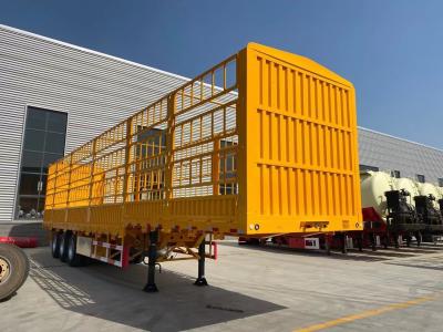 中国 3 軸 ステーク フェンス 半トレーラー 7000-8000mm 車輪ベースと 40-60 トンの容量 販売のため