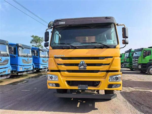 Quality Heavy Duty Sinotruk HOWO V7 In Desert Yellow 300 L Fuel Tank for sale