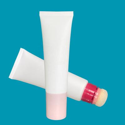 China Custom Hair Lipgloss Bottle Wand Industry China Wholesale Squeeze Foundation Lip Gloss Tubes Container Big Sponge Brush for sale