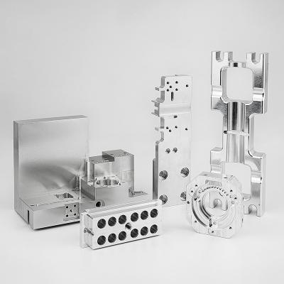 Cina 6061 7075 Servizio di lavorazione CNC su misura in alluminio 3 assi 4 assi 5 assi in vendita