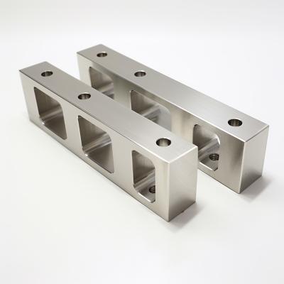 China Custom OEM Stainless Steel Milling CNC Services Machining CNC Parts Precision Te koop