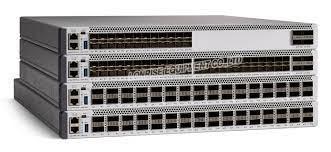 Cina Cisco C9500-48Y4 C-E Switch Catalyst 9500 48 porto 40/100G del porto x 1/10/25G 4 essenziale in vendita
