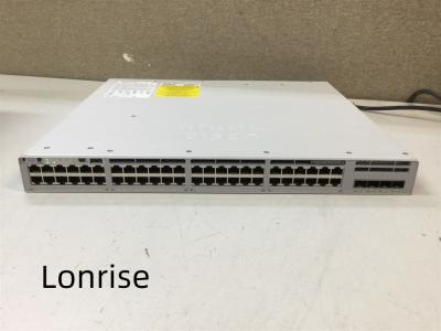 中国 C9300L-48P-4X-A - Ciscoの触媒9300Lはデータ4X10Gだけネットワークの利点をアップリンクする48左舷固定アップリンクを転換する 販売のため