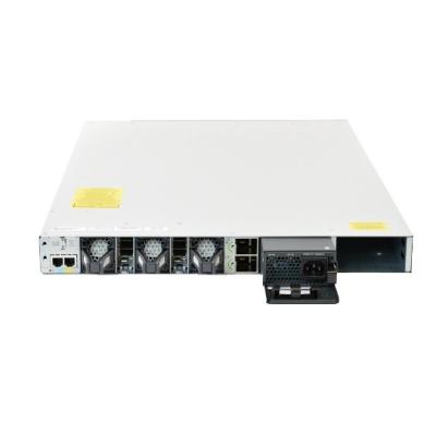 China C9300-48P-A Cisco Catalyst 9300 48-Port Daten 1G Kupfer mit modularen Uplinks PoE+ Netzwerkvorteil zu verkaufen