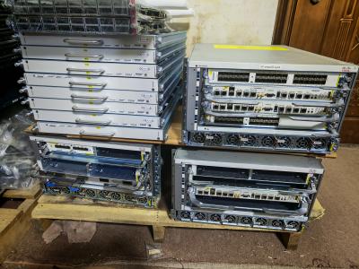 China Cisco ASR-9904 Router with 2x10G/IG Service Edge Line Card (BRAS) Configuration for sale