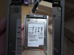 Жесткий диск Seagate ST9300653SS 300 ГБ 15K SAS SFF