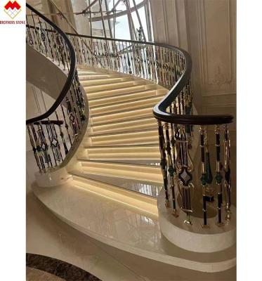 Cina Moderno anti-slip marmo beige waterjet gradini e trampolini per ville scala a spirale in vendita