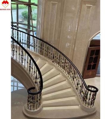 Cina Moderno anti-slip marmo beige waterjet gradini e trampolini per ville scala a spirale in vendita