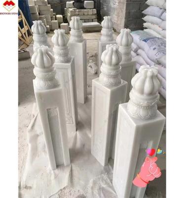 Cina Manicotto per le scale in marmo e oniccio bianco personalizzato per baluster decorativo per ville e case in vendita