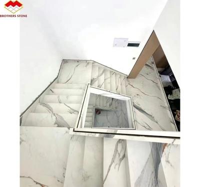 Cina Moderno stile di design Scala dritta Scala di marmo artificiale di lusso personalizzata in vendita