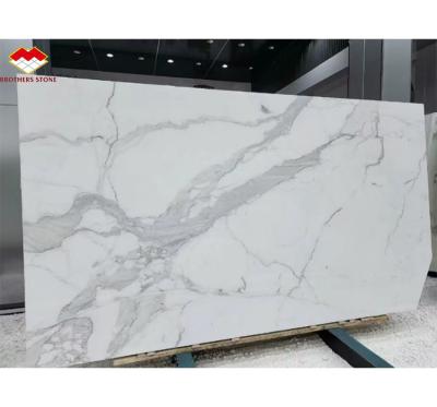 Cina Moderno design Italia Slab di marmo bianco Calacatta per il bancone della cucina e il pannello di parete in vendita