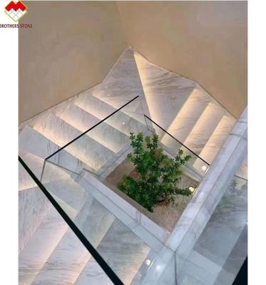 Cina Moderna luce a LED a seguito di una scala antiscivolo all'interno di marmo bianco cristallino in vendita