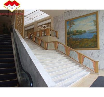 Cina Scale a spirale in marmo naturale con gradini lucidati e in stile moderno in vendita