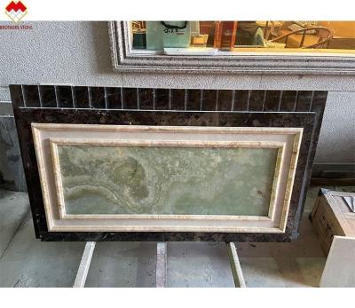 Cina Villa sfondo rivestimento murario verde onicso e marmo beige lastra di pietra in design moderno in vendita