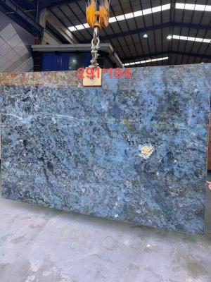 Cina Grande lastra lucidata lucente labradorite blu granito tavolo da lavoro e disegno dell'isola in vendita