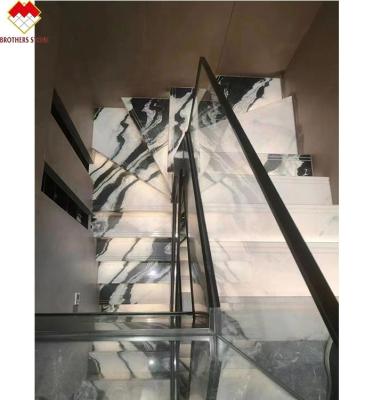 Cina Libro aperto Pavimenti marmorei Scale a spirale con trampolini di marmo bianco e rialzatori in vendita