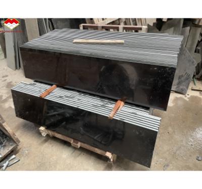 中国 純黒色 グラニットスラブ 表面を磨いた 完成品 大きいスラブ形 販売のため