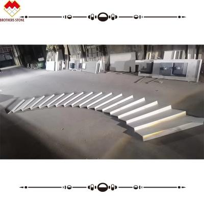Cina Scale anti-slip scanalatore Calacatta Modelli Scale di pietra sinterizzata con illuminazione led in vendita