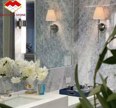 Cina Migliora il tuo salone delle scale con 20 mm di blu ghiaccio onicso di pietra rivestimento e retroilluminazione in vendita