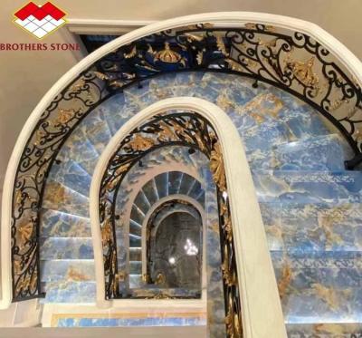 China Natuurlijke doorzichtige onyxplaat Moderne blauwe onyx marmeren steen voor badkamerwand en vloer Te koop