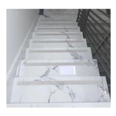China Populaire witte marmeren trappen, stapverhoger, natuursteen voor interieurverbetering boven de trap Te koop