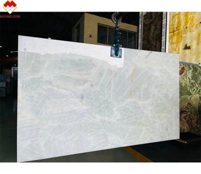 Cina Moderno design di villa lucidata bianca lastra di marmo di onice per pareti e pavimenti del soggiorno in vendita
