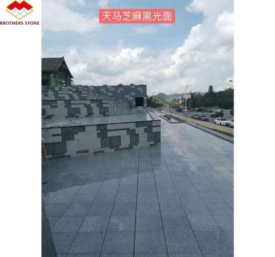 China Chinees graniet-op maat gesneden plaat voor buitenvloeren 30 mm gepolijst vlammen steen Te koop