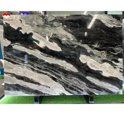 Cina Calcite Marmo Moderno Scala Disegno con lussuoso brasiliano Cosmico Nero Granito Slab in vendita