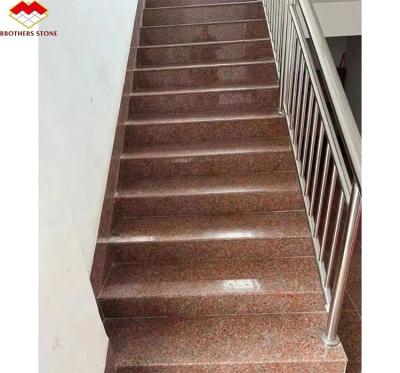 Cina G562 Granito rosso di pietra naturale lucidata antiscivolo Granito piastra per scala stile lusso in vendita