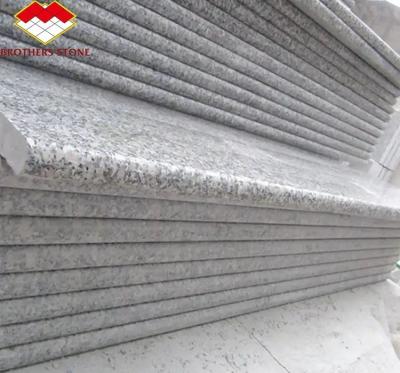 Cina Pavimenti in granito naturale, pietra di design moderno, scale galleggianti rettilinee, tagliate a misura in vendita