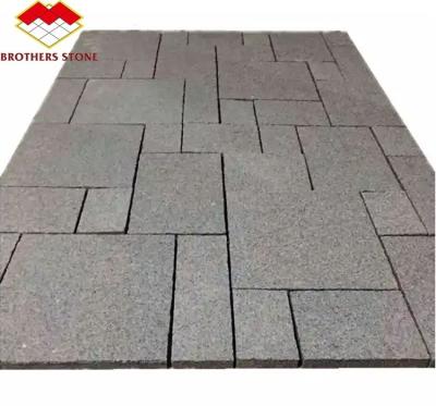 China Piedras de pavimento naturales Granito chino cortado a medida para parques modernos al aire libre en Yunfu en venta