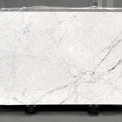 Cina Classifichi un marmo bianco di Bianco Carrara delle mattonelle di pietra di marmo italiane tagliato per graduare in vendita