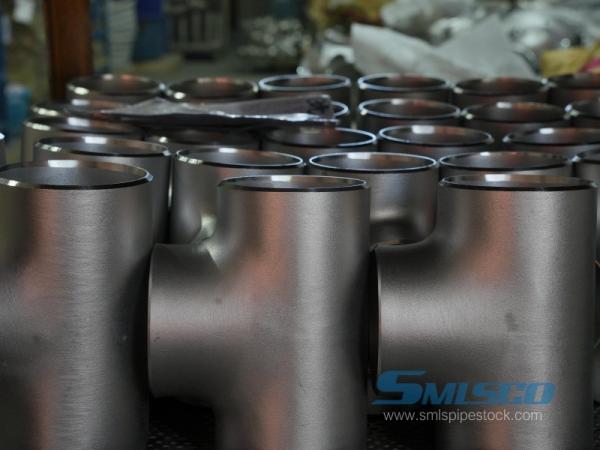 Quality WP316/L Equal Reducing Tee DN100 Beveled End Butt Welded Fitting for Oil and Gas for sale