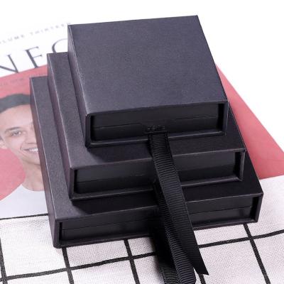 Cina Contenitore di gioielli nero antipolvere del PE del film di gioielli della carta patinata quadrata del contenitore con i cassetti in vendita