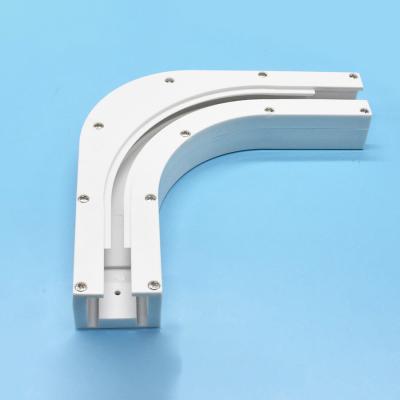 中国 Plastic+Aluminum Motorized Electric Curtain Track 90 Degree To Complete The Barge Connector 販売のため