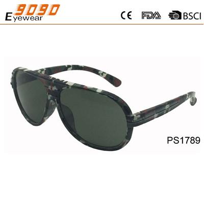 China Men's Sunglasses with Plastic Frame, UV 400 Protection Lens for sale