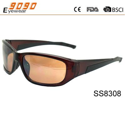 China fashionable Sports sunglasses with plastic frame , UV 400 protection lensa for sale