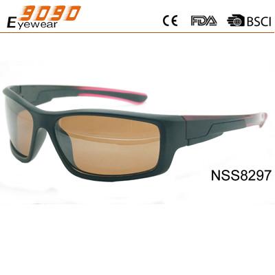 China Nontoxic Sports Sunglasses, Made of Plastic , UV 400 protection lens for sale